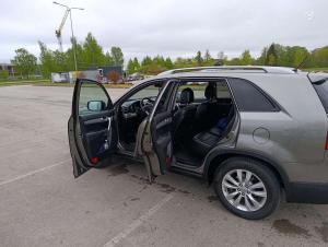Pelēks Kia Sorento 2011 Mažeikiai, ar dzinēja tilpumu 2.20 L un nobraukumu 242 tūkst. km par 7200 €, foto 11 vietnē AUTOMOTO.COM.LV