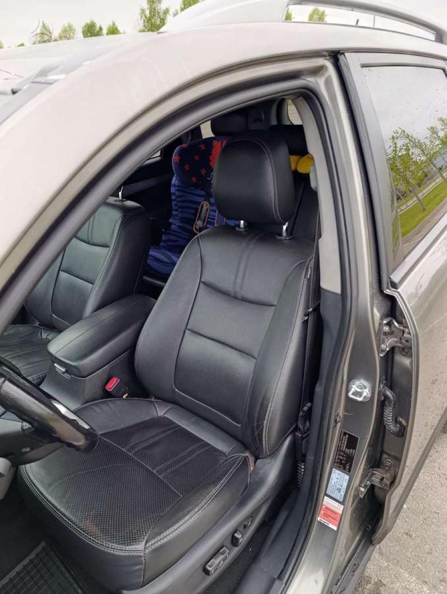 Pelēks Kia Sorento 2011 Mažeikiai, ar dzinēja tilpumu 2.20 L un nobraukumu 242 tūkst. km par 7200 €, foto 12 vietnē AUTOMOTO.COM.LV