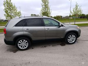 Pelēks Kia Sorento 2011 Mažeikiai, ar dzinēja tilpumu 2.20 L un nobraukumu 242 tūkst. km par 7200 €, foto 8 vietnē AUTOMOTO.COM.LV