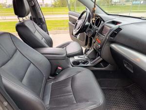 Pelēks Kia Sorento 2011 Mažeikiai, ar dzinēja tilpumu 2.20 L un nobraukumu 242 tūkst. km par 7200 €, foto 14 vietnē AUTOMOTO.COM.LV