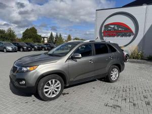 Grey Kia Sorento 2011 in Telschi, with an engine capacity of 2.20 L and mileage of 226 thousand km for 5700 €, photo 3 on AUTOMOTO.COM.LV