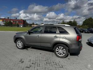 Grey Kia Sorento 2011 in Telschi, with an engine capacity of 2.20 L and mileage of 226 thousand km for 5700 €, photo 4 on AUTOMOTO.COM.LV