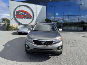 Grey Kia Sorento 2011 in Telschi, with an engine capacity of 2.20 L and mileage of 226 thousand km for 5700 €, photo 11 on AUTOMOTO.COM.LV