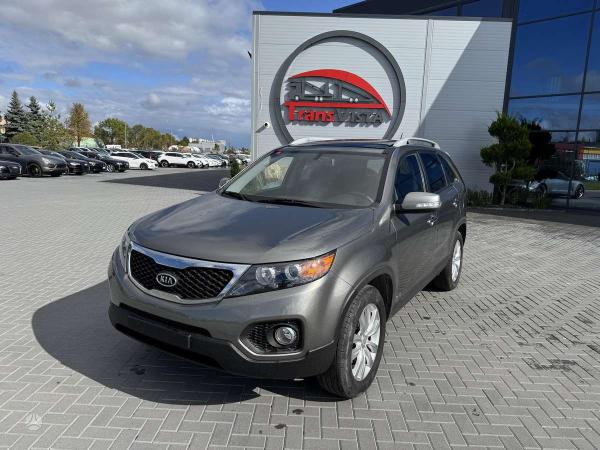 Kia Sorento 2011 in Telschi on AUTOMOTO.COM.LV Grey Kia Sorento 2011 in Telschi, with an engine capacity of 2.20 L and mileage of 226 thousand km for 5700 €, photo 1 on AUTOMOTO.COM.LV