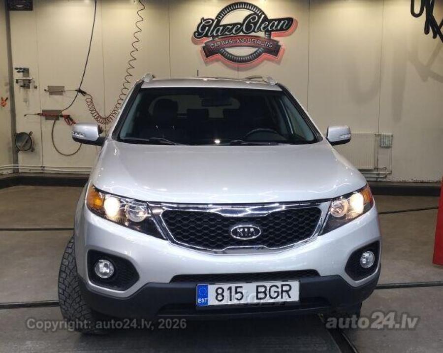 Grey Kia Sorento 2012 in Tallinn, with an engine capacity of 2.40 L and mileage of 269 thousand km for 9999 €, photo 1 on AUTOMOTO.COM.LV