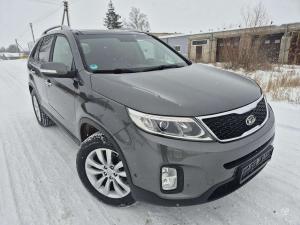Pelēks Kia Sorento 2012 Alīta, ar dzinēja tilpumu 2.20 L un nobraukumu 240 tūkst. km par 8750 €, foto  vietnē AUTOMOTO.COM.LV