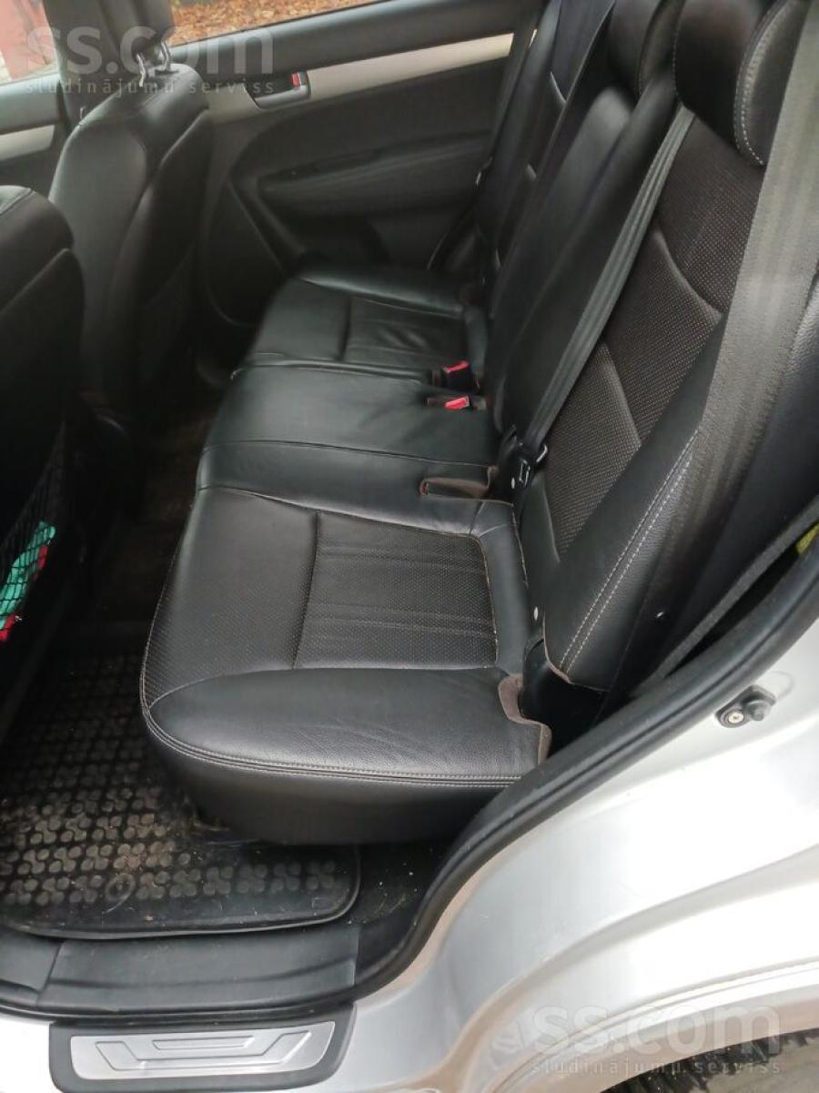 Pelēks Kia Sorento 2012 Rīga, ar dzinēja tilpumu 2.20 L un nobraukumu 0 tūkst. km par 8500 €, foto 11 vietnē AUTOMOTO.COM.LV