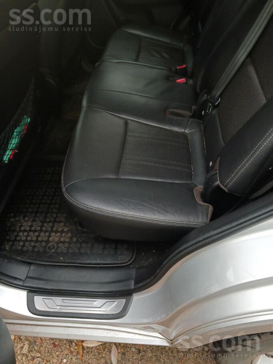 Pelēks Kia Sorento 2012 Rīga, ar dzinēja tilpumu 2.20 L un nobraukumu 0 tūkst. km par 8500 €, foto 12 vietnē AUTOMOTO.COM.LV