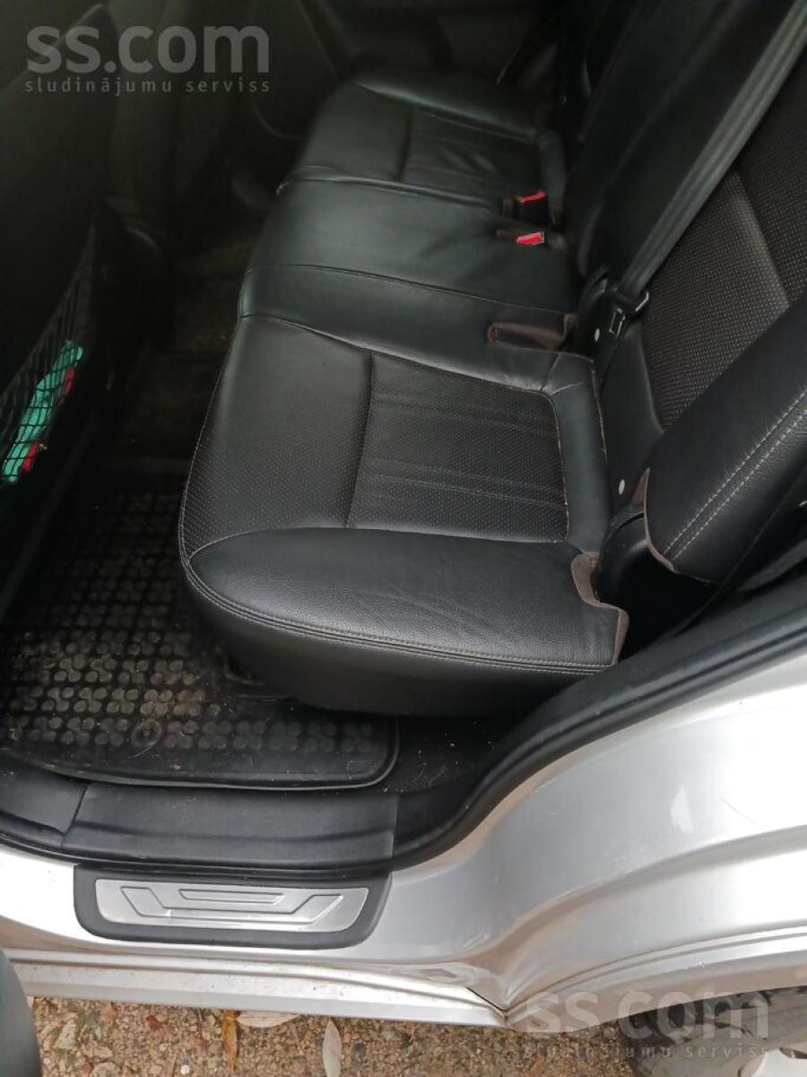 Pelēks Kia Sorento 2012 Rīga, ar dzinēja tilpumu 2.20 L un nobraukumu 0 tūkst. km par 8500 €, foto 13 vietnē AUTOMOTO.COM.LV