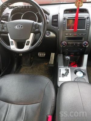 Pelēks Kia Sorento 2012 Rīga, ar dzinēja tilpumu 2.20 L un nobraukumu 0 tūkst. km par 8500 €, foto 16 vietnē AUTOMOTO.COM.LV