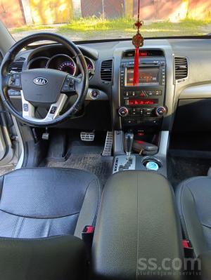 Pelēks Kia Sorento 2012 Rīga, ar dzinēja tilpumu 2.20 L un nobraukumu 0 tūkst. km par 8500 €, foto 17 vietnē AUTOMOTO.COM.LV