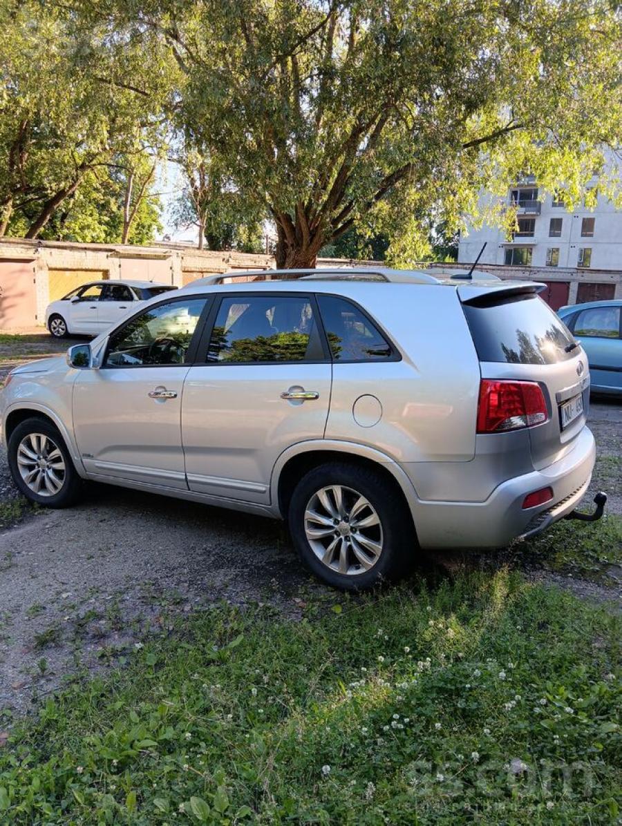 Pelēks Kia Sorento 2012 Rīga, ar dzinēja tilpumu 2.20 L un nobraukumu 0 tūkst. km par 8500 €, foto 19 vietnē AUTOMOTO.COM.LV