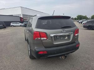 Grey Kia Sorento 2012 in Marijampole, with an engine capacity of 2.20 L and mileage of 260 thousand km for 4990 €, photo 7 on AUTOMOTO.COM.LV
