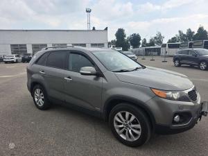 Grey Kia Sorento 2012 in Marijampole, with an engine capacity of 2.20 L and mileage of 260 thousand km for 4990 €, photo 14 on AUTOMOTO.COM.LV