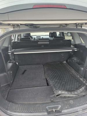 Grey Kia Sorento 2012 in Marijampole, with an engine capacity of 2.20 L and mileage of 260 thousand km for 4990 €, photo 27 on AUTOMOTO.COM.LV