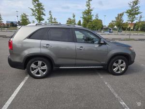 Pelēks Kia Sorento 2012 Klaipėda, ar dzinēja tilpumu 2.36 L un nobraukumu 330 tūkst. km par 6930 €, foto 3 vietnē AUTOMOTO.COM.LV