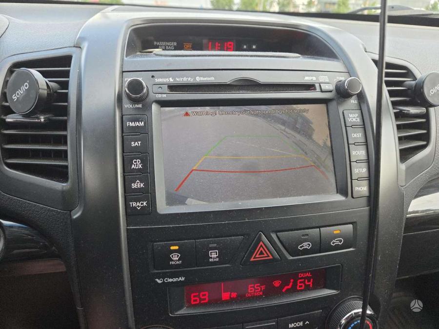 Pelēks Kia Sorento 2012 Klaipėda, ar dzinēja tilpumu 2.36 L un nobraukumu 330 tūkst. km par 6930 €, foto 19 vietnē AUTOMOTO.COM.LV