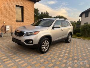 Pelēks Kia Sorento 2012 Rīga, ar dzinēja tilpumu 2.20 L un nobraukumu 0 tūkst. km par 8300 €, foto 8 vietnē AUTOMOTO.COM.LV
