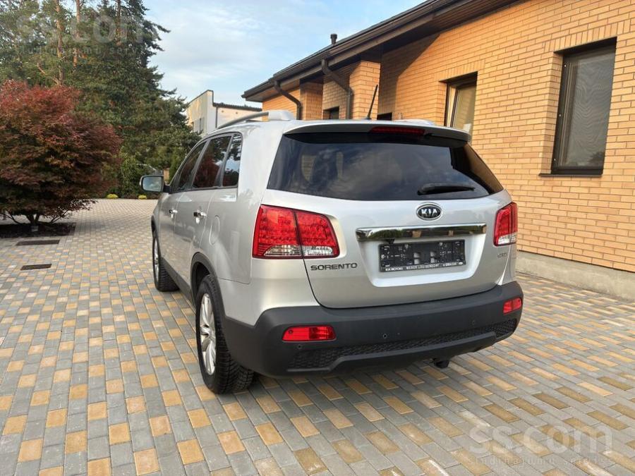 Pelēks Kia Sorento 2012 Rīga, ar dzinēja tilpumu 2.20 L un nobraukumu 0 tūkst. km par 8300 €, foto 10 vietnē AUTOMOTO.COM.LV
