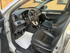 Pelēks Kia Sorento 2012 Rīga, ar dzinēja tilpumu 2.20 L un nobraukumu 0 tūkst. km par 8300 €, foto 11 vietnē AUTOMOTO.COM.LV