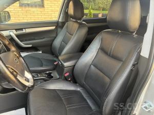 Pelēks Kia Sorento 2012 Rīga, ar dzinēja tilpumu 2.20 L un nobraukumu 0 tūkst. km par 8300 €, foto 12 vietnē AUTOMOTO.COM.LV
