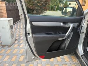 Pelēks Kia Sorento 2012 Rīga, ar dzinēja tilpumu 2.20 L un nobraukumu 0 tūkst. km par 8300 €, foto 17 vietnē AUTOMOTO.COM.LV