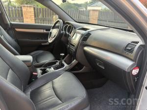 Pelēks Kia Sorento 2012 Rīga, ar dzinēja tilpumu 2.20 L un nobraukumu 0 tūkst. km par 8300 €, foto 20 vietnē AUTOMOTO.COM.LV