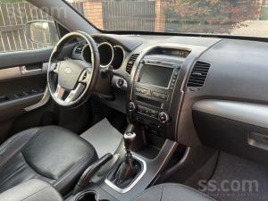 Pelēks Kia Sorento 2012 Rīga, ar dzinēja tilpumu 2.20 L un nobraukumu 0 tūkst. km par 8300 €, foto 21 vietnē AUTOMOTO.COM.LV