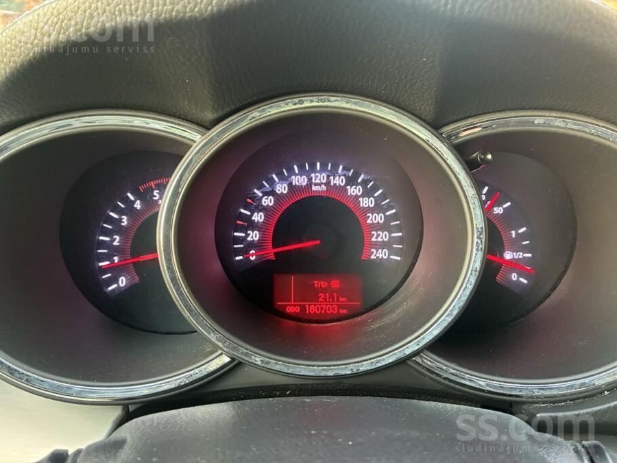 Pelēks Kia Sorento 2012 Rīga, ar dzinēja tilpumu 2.20 L un nobraukumu 0 tūkst. km par 8300 €, foto 26 vietnē AUTOMOTO.COM.LV