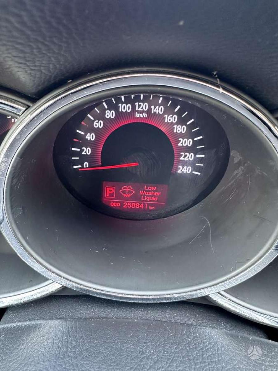 Pelēks Kia Sorento 2012 Mažeikiai, ar dzinēja tilpumu 2.20 L un nobraukumu 259 tūkst. km par 6800 €, foto 6 vietnē AUTOMOTO.COM.LV