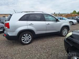 Pelēks Kia Sorento 2012 Daugavpils, ar dzinēja tilpumu 2.20 L un nobraukumu 0 tūkst. km par 10950 €, foto 9 vietnē AUTOMOTO.COM.LV