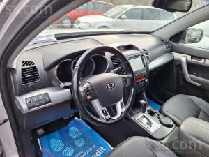 Pelēks Kia Sorento 2012 Daugavpils, ar dzinēja tilpumu 2.20 L un nobraukumu 0 tūkst. km par 10950 €, foto 13 vietnē AUTOMOTO.COM.LV