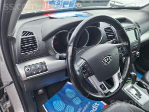 Pelēks Kia Sorento 2012 Daugavpils, ar dzinēja tilpumu 2.20 L un nobraukumu 0 tūkst. km par 10950 €, foto 14 vietnē AUTOMOTO.COM.LV