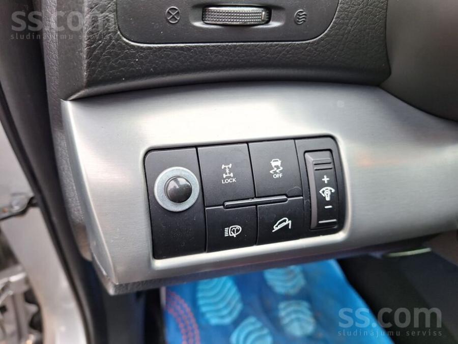 Pelēks Kia Sorento 2012 Daugavpils, ar dzinēja tilpumu 2.20 L un nobraukumu 0 tūkst. km par 10950 €, foto 16 vietnē AUTOMOTO.COM.LV