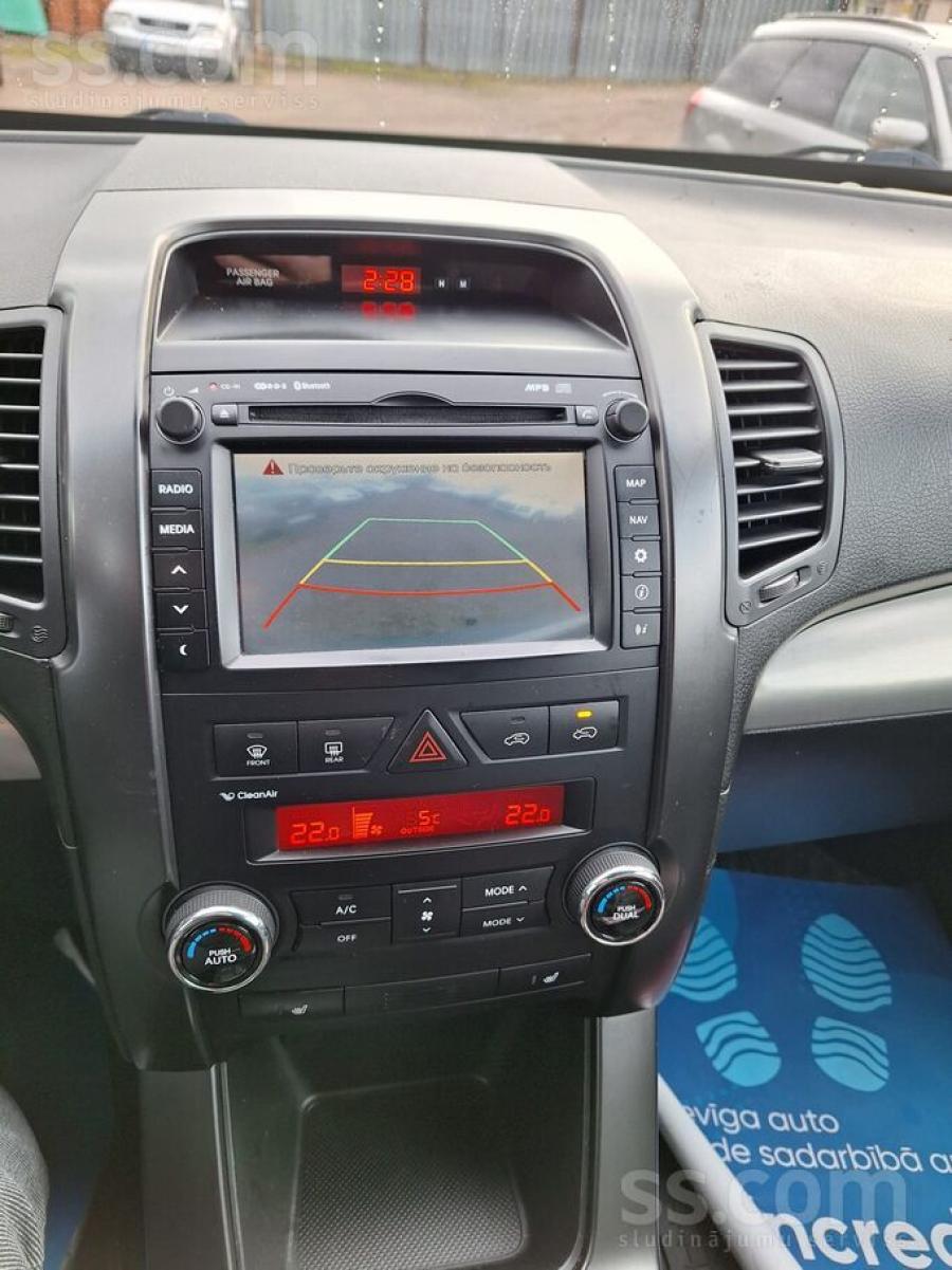Pelēks Kia Sorento 2012 Daugavpils, ar dzinēja tilpumu 2.20 L un nobraukumu 0 tūkst. km par 10950 €, foto 17 vietnē AUTOMOTO.COM.LV