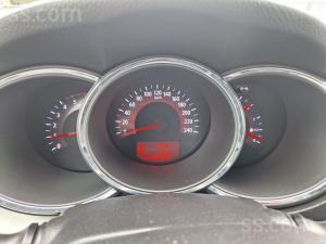 Pelēks Kia Sorento 2012 Daugavpils, ar dzinēja tilpumu 2.20 L un nobraukumu 0 tūkst. km par 10950 €, foto 19 vietnē AUTOMOTO.COM.LV