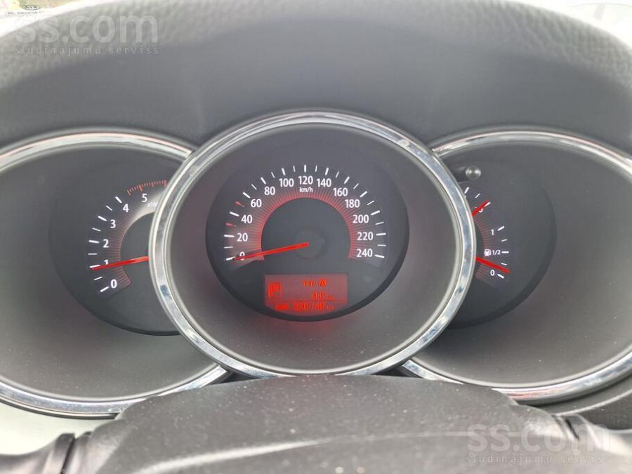 Pelēks Kia Sorento 2012 Daugavpils, ar dzinēja tilpumu 2.20 L un nobraukumu 0 tūkst. km par 10950 €, foto 19 vietnē AUTOMOTO.COM.LV