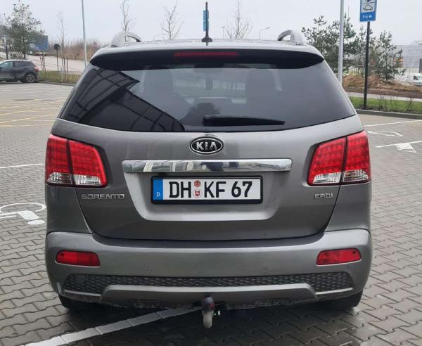 Grey Kia Sorento 2013 in Vilnius, with an engine capacity of 2.20 L and mileage of 240 thousand km for 7790 €, photo 6 on AUTOMOTO.COM.LV