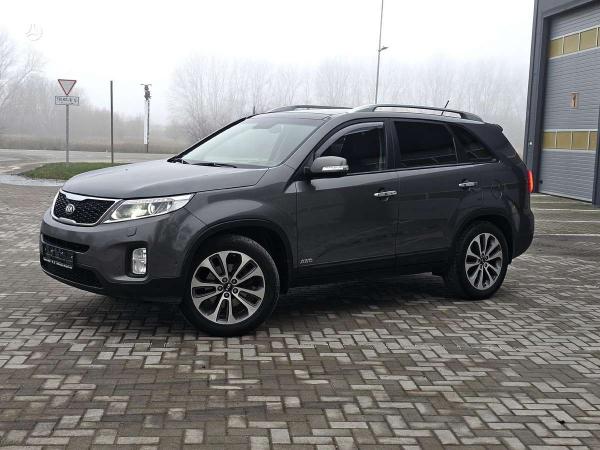 Grey Kia Sorento 2013 in Kretinga, with an engine capacity of 2.20 L and mileage of 120 thousand km for 9999 €, photo 5 on AUTOMOTO.COM.LV