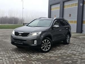 Grey Kia Sorento 2013 in Kretinga, with an engine capacity of 2.20 L and mileage of 120 thousand km for 9999 €, photo 2 on AUTOMOTO.COM.LV