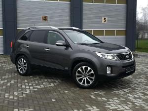 Grey Kia Sorento 2013 in Kretinga, with an engine capacity of 2.20 L and mileage of 120 thousand km for 9999 €, photo 6 on AUTOMOTO.COM.LV