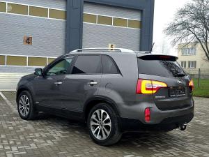 Grey Kia Sorento 2013 in Kretinga, with an engine capacity of 2.20 L and mileage of 120 thousand km for 9999 €, photo 10 on AUTOMOTO.COM.LV