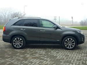 Grey Kia Sorento 2013 in Kretinga, with an engine capacity of 2.20 L and mileage of 120 thousand km for 9999 €, photo 15 on AUTOMOTO.COM.LV