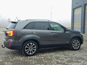 Grey Kia Sorento 2013 in Kretinga, with an engine capacity of 2.20 L and mileage of 120 thousand km for 9999 €, photo 16 on AUTOMOTO.COM.LV