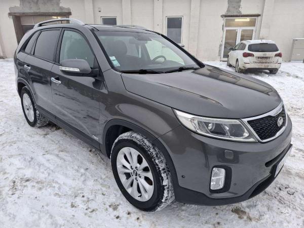 Pelēks Kia Sorento 2013 Tauragė, ar dzinēja tilpumu 2.20 L un nobraukumu 191 tūkst. km par 9000 €, foto 4 vietnē AUTOMOTO.COM.LV