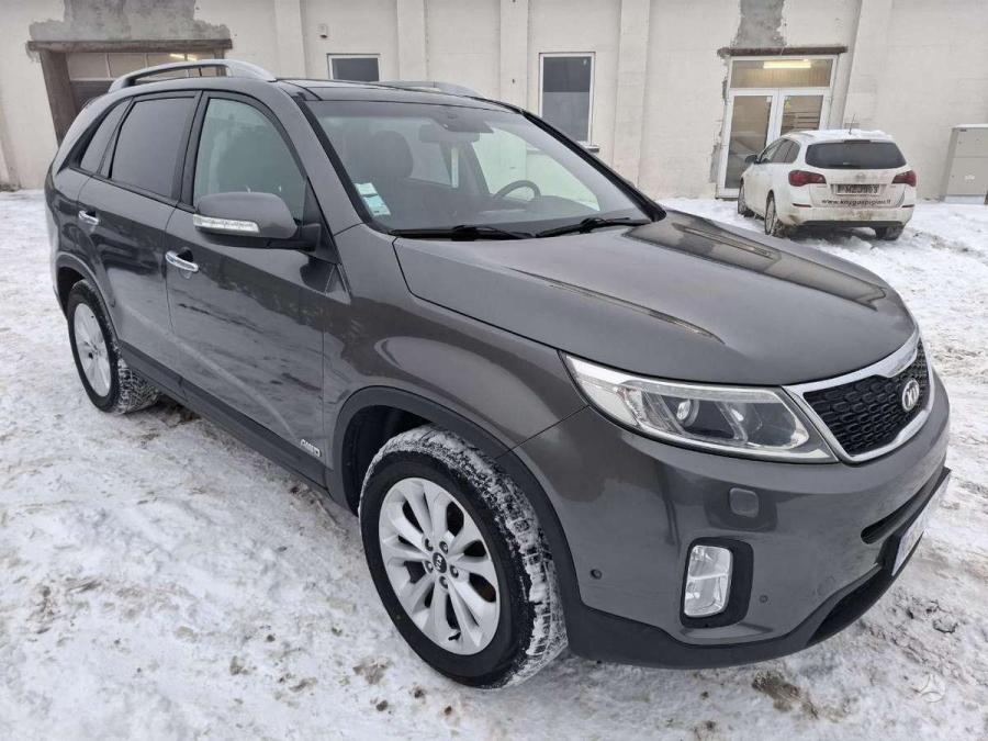 Pelēks Kia Sorento 2013 Tauragė, ar dzinēja tilpumu 2.20 L un nobraukumu 191 tūkst. km par 9000 €, foto 4 vietnē AUTOMOTO.COM.LV