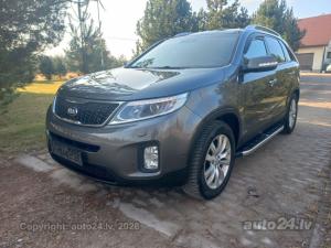 Pelēks Kia Sorento 2013 Tartu, ar dzinēja tilpumu 2.20 L un nobraukumu 206 tūkst. km par 10950 €, foto 2 vietnē AUTOMOTO.COM.LV