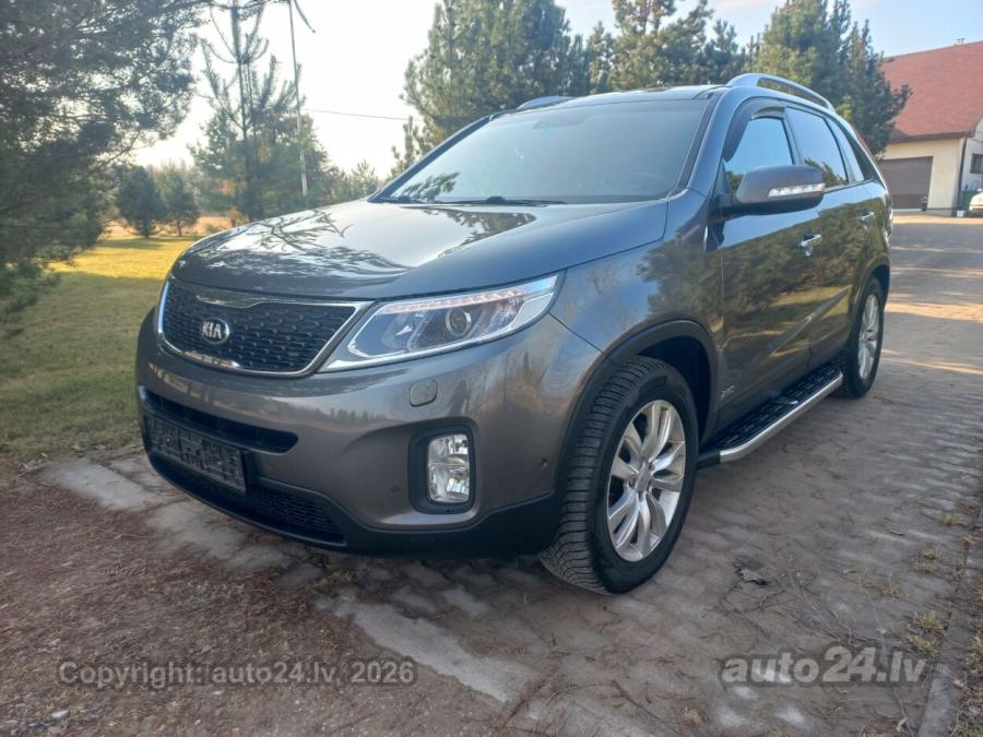 Pelēks Kia Sorento 2013 Tartu, ar dzinēja tilpumu 2.20 L un nobraukumu 206 tūkst. km par 10950 €, foto 2 vietnē AUTOMOTO.COM.LV