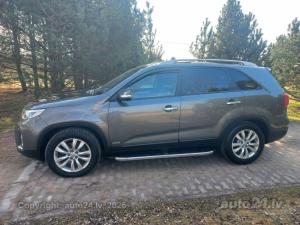 Pelēks Kia Sorento 2013 Tartu, ar dzinēja tilpumu 2.20 L un nobraukumu 206 tūkst. km par 10950 €, foto 4 vietnē AUTOMOTO.COM.LV