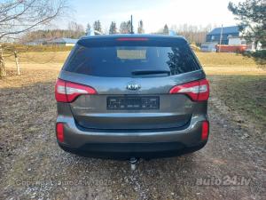 Pelēks Kia Sorento 2013 Tartu, ar dzinēja tilpumu 2.20 L un nobraukumu 206 tūkst. km par 10950 €, foto 8 vietnē AUTOMOTO.COM.LV